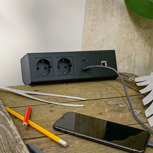 PANCONNECT - Connectivity & charging